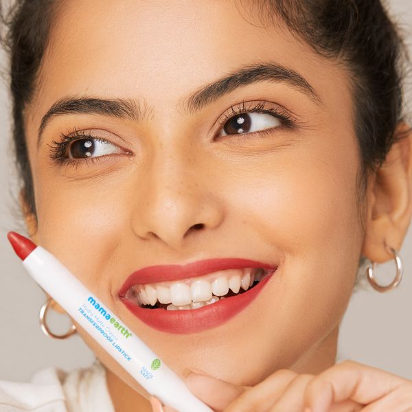 Mamaearth Raspberry Lipstick for 12-Hour Long Stay -2.4g